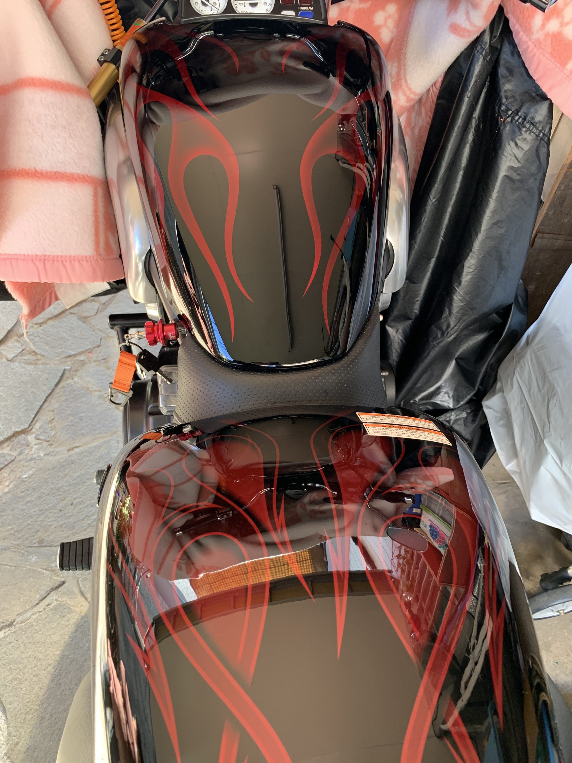 Vmaxのタンクにカスタムペイントを施す（ペイント・完成編） | Hiroiro