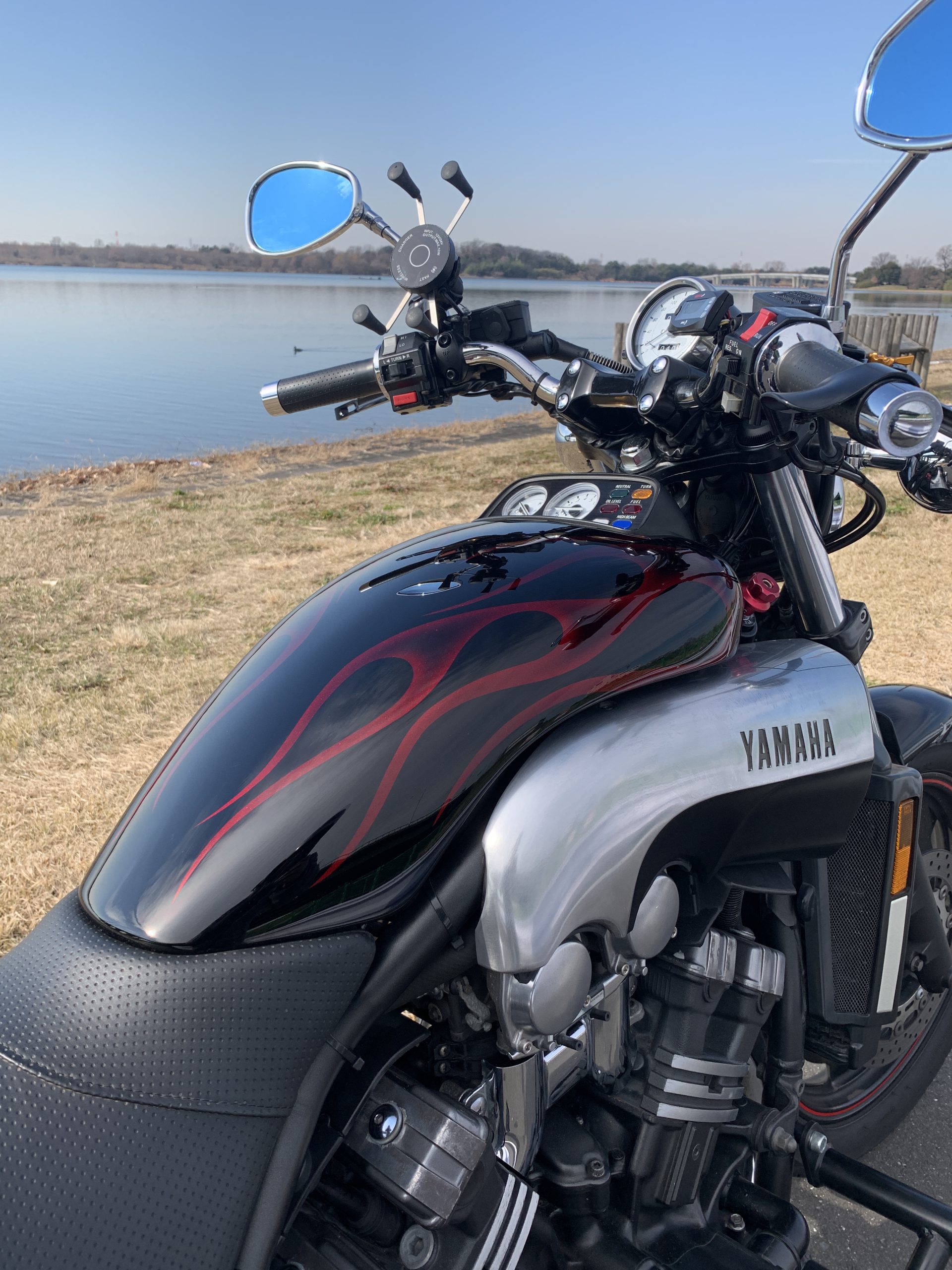 Vmaxのタンクにカスタムペイントを施す（ペイント・完成編） | Hiroiro