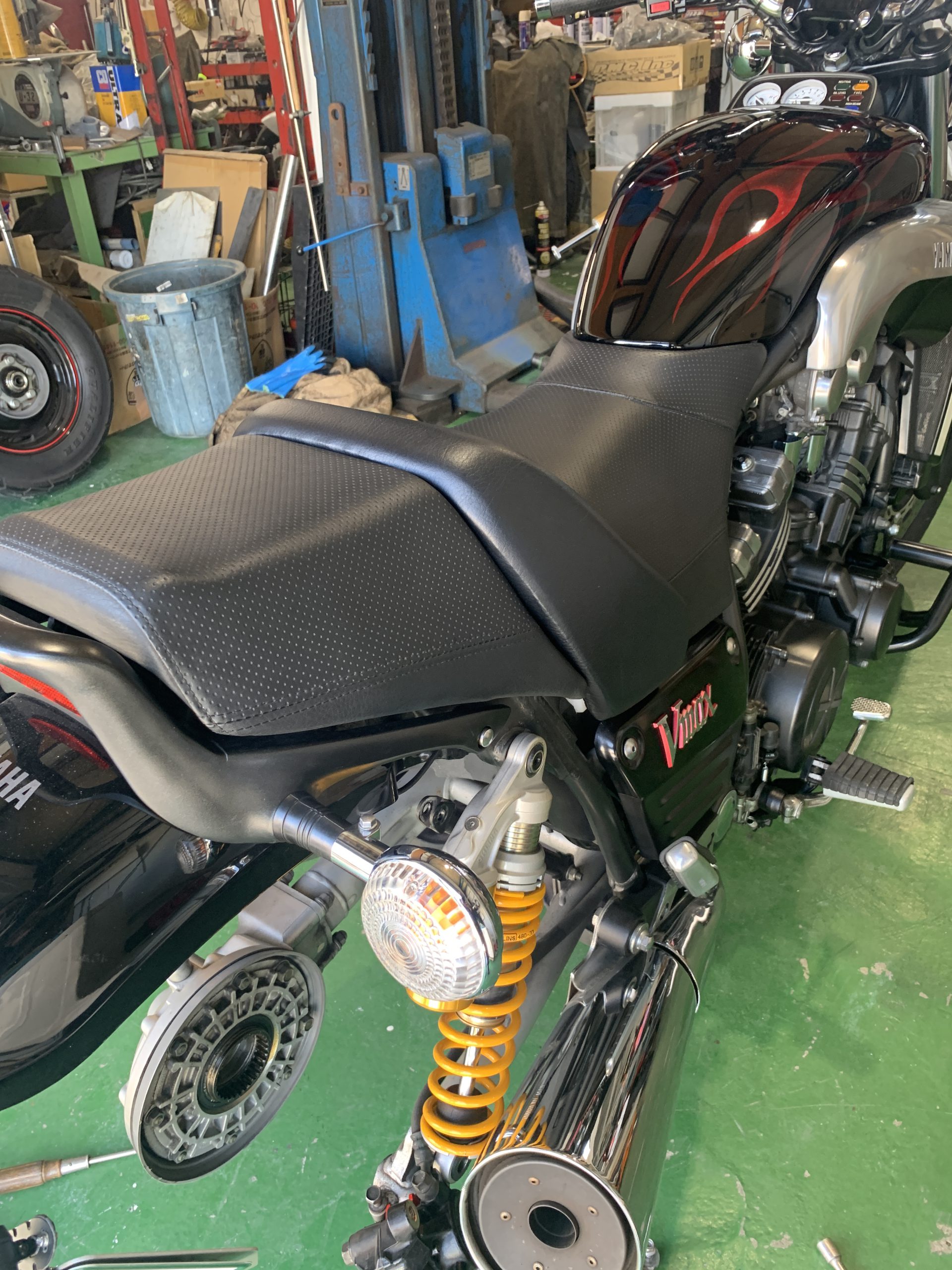 Vmax、タイヤ交換でリフレッシュ。超難クイズあり | Hiroiro