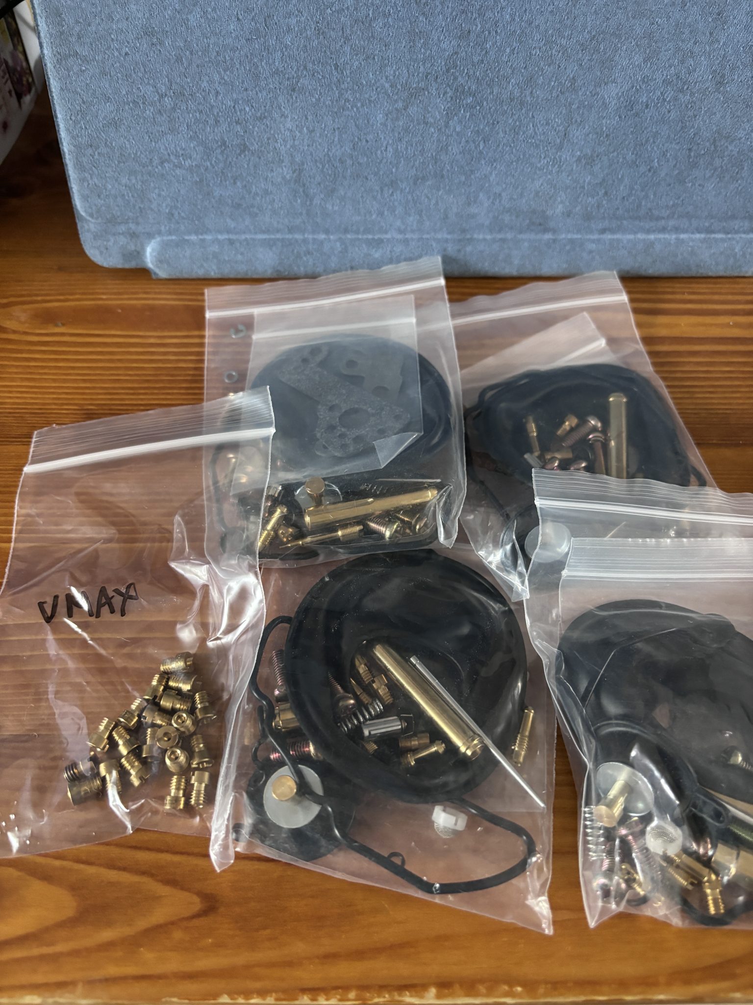 Vmax、キャブオーバーホールへの道 その2 リペアキット編 | Hiroiro